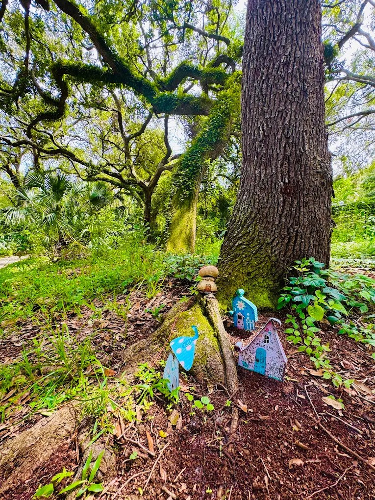 This Tiny Florida Park Is Taken Over by Gnomes, and Visitors Are ...