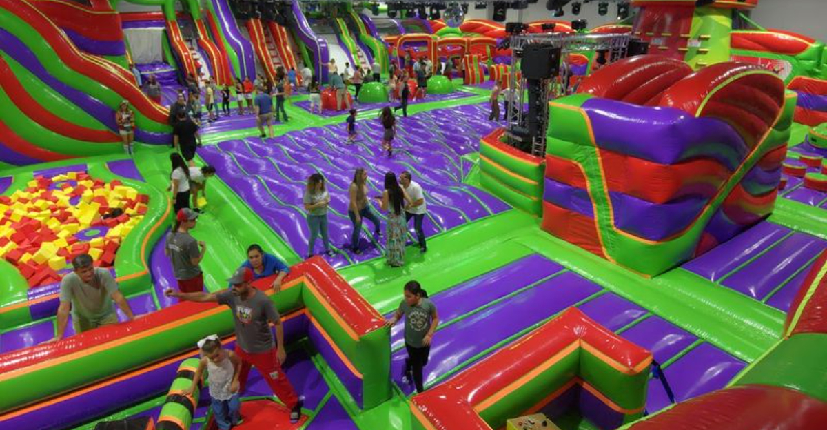 There’s A Huge Inflatable Park In Florida Where Kids Can Slide, Jump ...